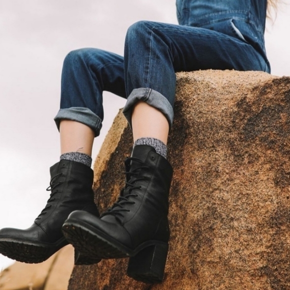 Frye | Shoes | Frye Karen Lug Sole Combat Boots | Poshmark